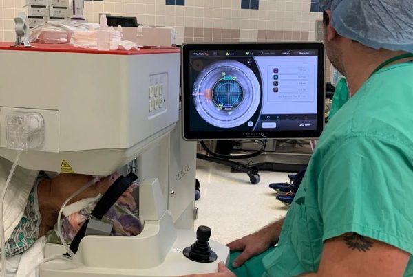 Eye Center Brookfield Ohio | Meet Dr. Joseph & His Team